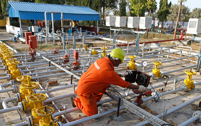 Govt clears plan to sell stake in Hindustan Petroleum to ONGC